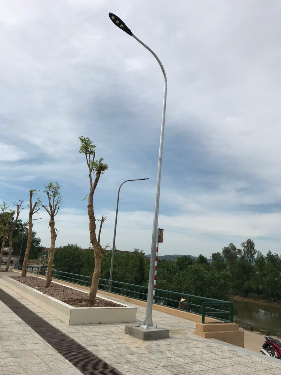 Báo giá cột đèn chiếu sáng cao 8m