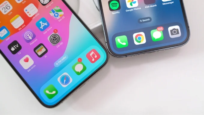 Hình Ảnh Mở Hộp iPhone 15 Pro Max