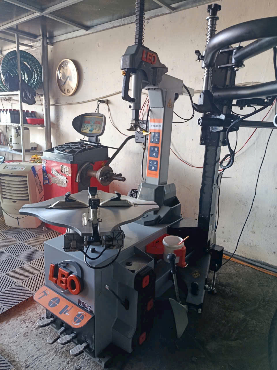 Máy ra vo leo L8087+320, máy tháo vỏ xe, máy nạy vỏ xe